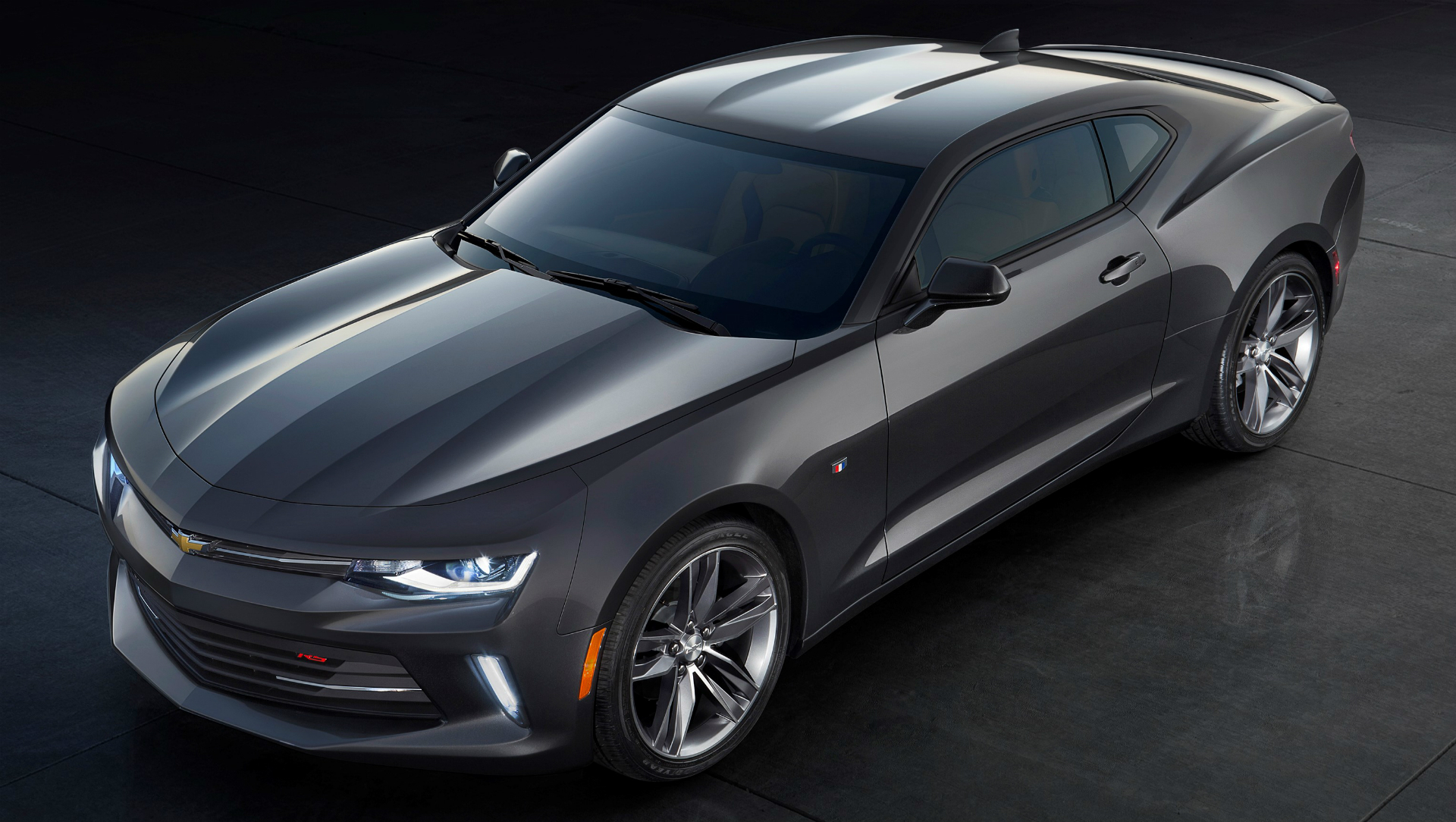 2016-Chevrolet-Camaro-RS-001 - Metro Weekly