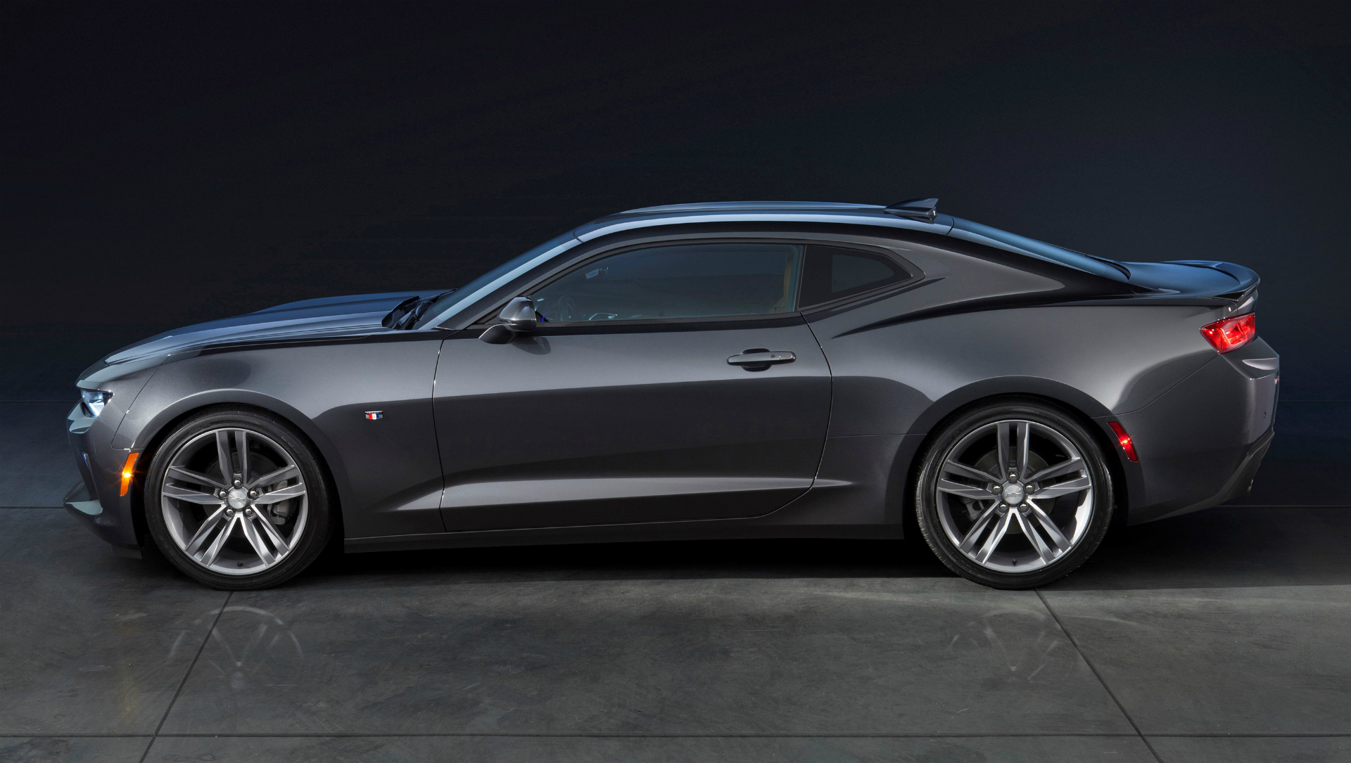 2016-Chevrolet-Camaro-RS-006 - Metro Weekly