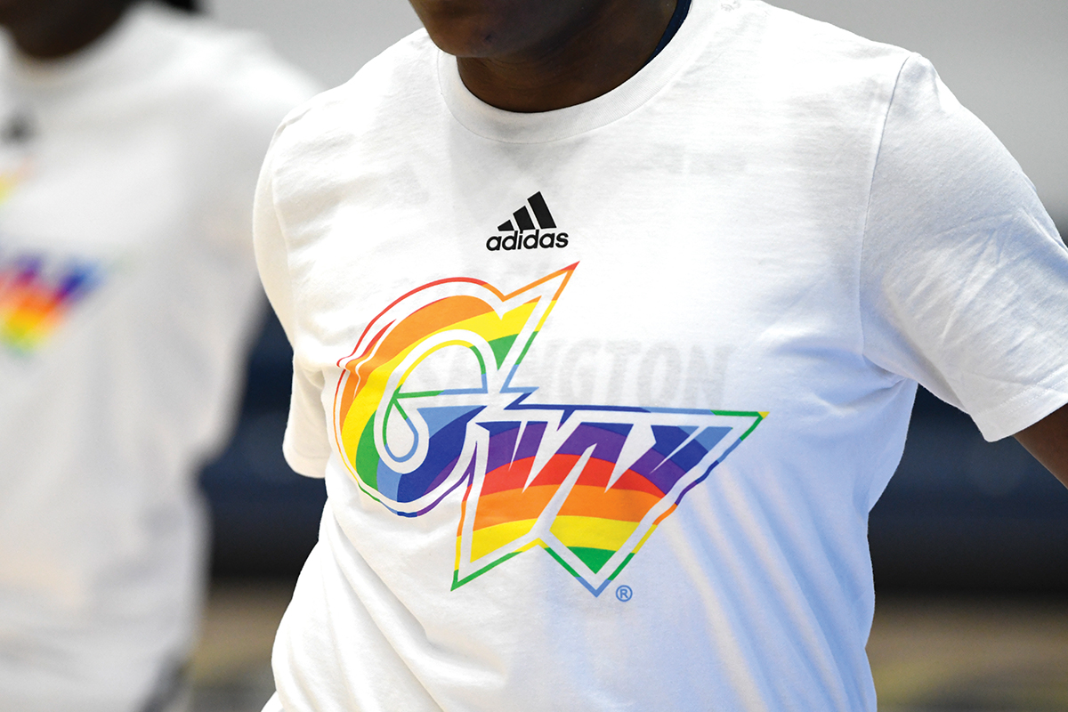 George Washington University S Women S Basketball Team Goes Out Of Its Way To Support Lgbtq