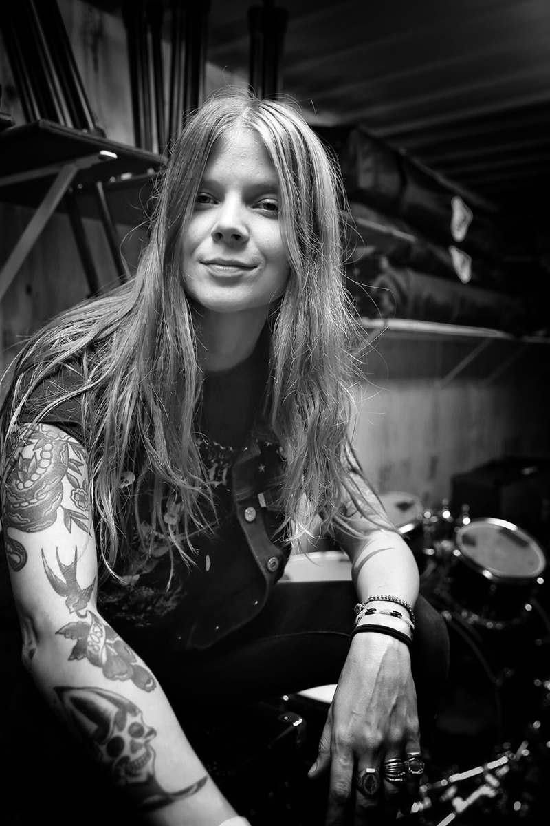 CALLOUT - Sarah Shook BW Photo by Cowtownchad - Metro Weekly